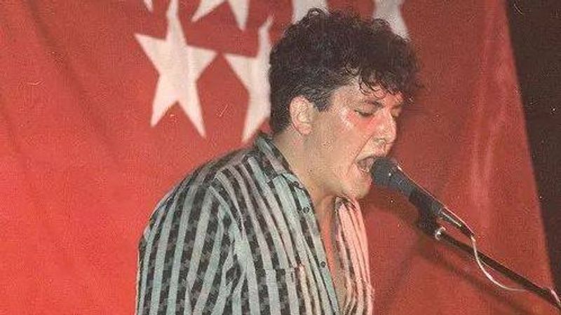 Muere Regino, cantante de Séptimo Sello, el grupo que triunfó con una ...