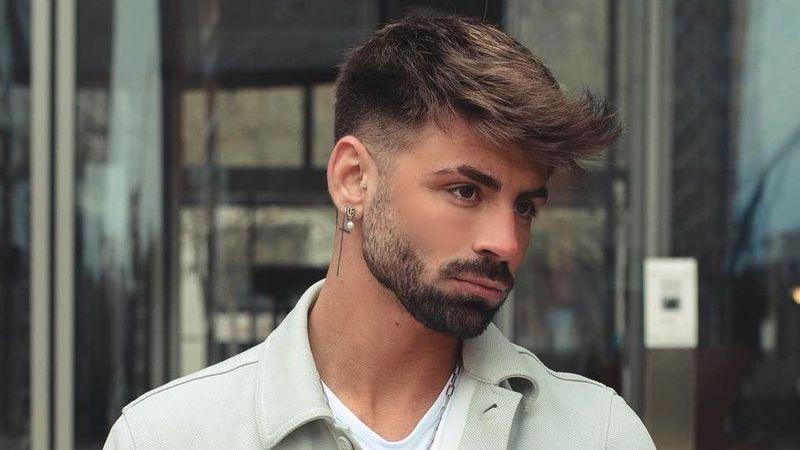 Isaac Torres posa por primera vez con su hija en común con Lucía ...