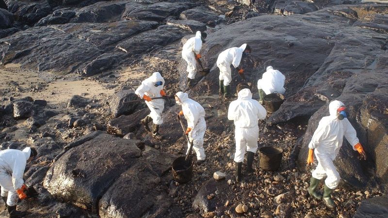 ¿Qué pasó con las 90.000 toneladas de chapapote del Prestige?-NIUS