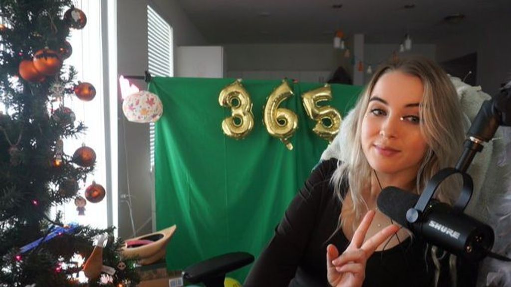 La 'streamer' EmilyCC rompe el récord de más tiempo seguido en directo ...