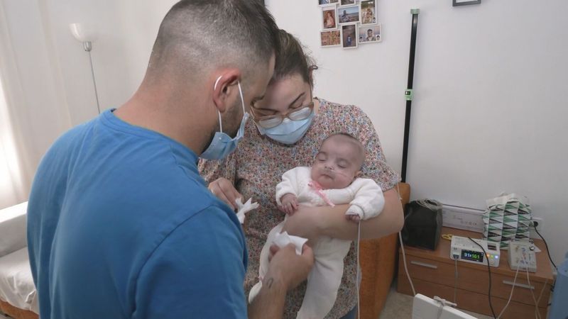 Julieta, bebé prematura que nació con 523 gramos, sale del hospital