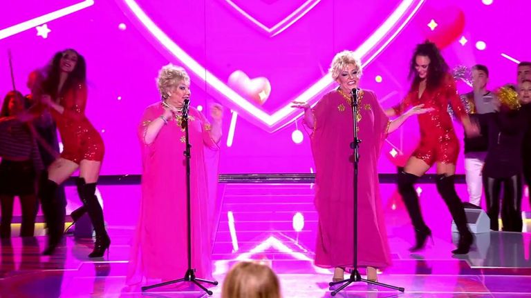 El mal rollo entre Karina y Lydia Lozano se hace evidente en el ...