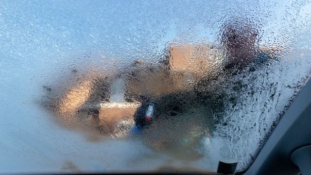 ¿Cómo desempañar los cristales del coche rápido y fácil?