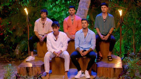 El plan de Tania para irrumpir en la hoguera de los chicos para ver a ...