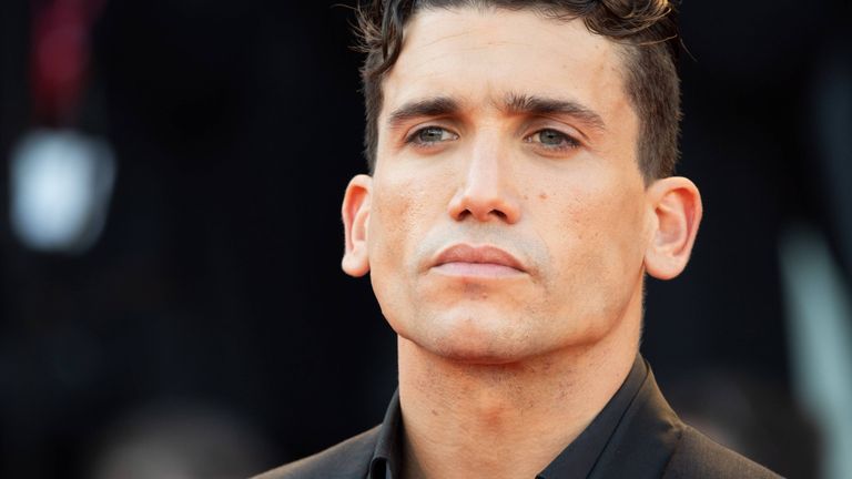 Jaime Lorente espera su segundo hijo junto a Marta Goenaga - Divinity