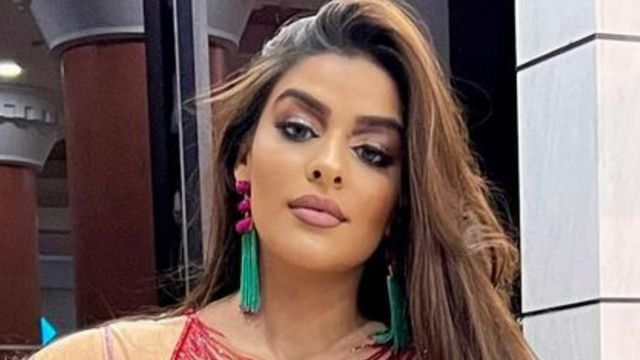 La Rebe sorprende con un llamativo vestido en una boda: "No se lo pone ...