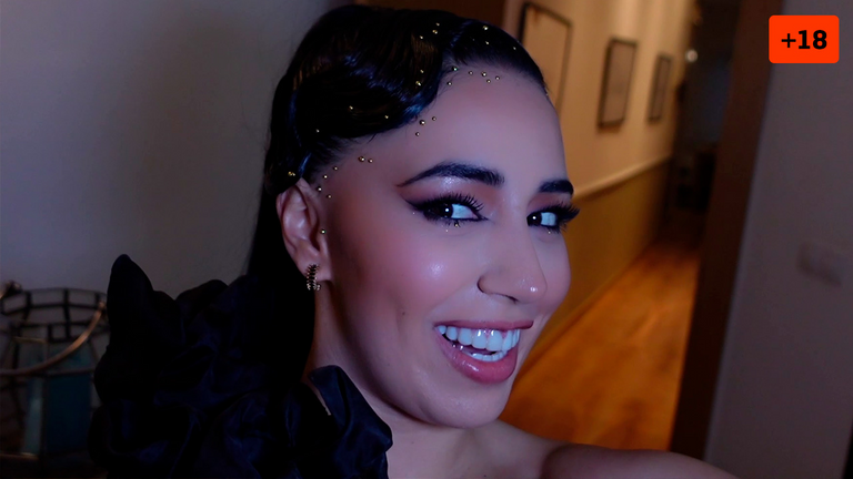 Carla Flila nos cuela en la gala de los Premios Feroz y en el ‘after party’