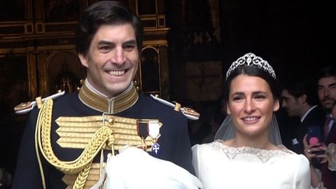 El exclusivo y romántico vestido de novia de Ana, la hija de Carlos Sainz