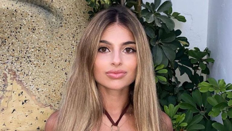 La impresionante casa de Lydia Pérez con solarium y baño de diseño - La ...