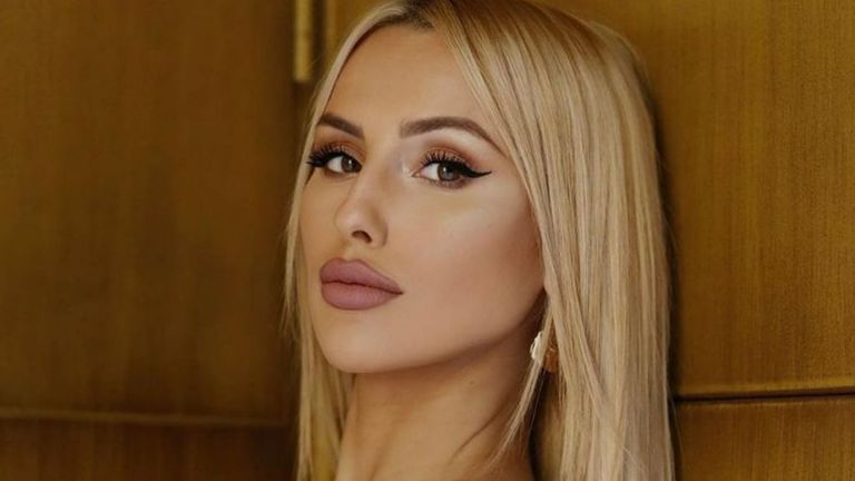 María Aguilar se somete a un retoque estético en el rostro - La isla de ...