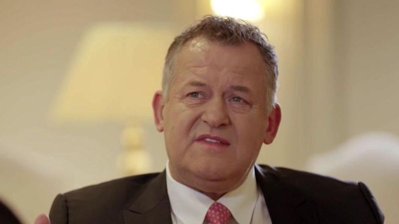 ¿Por qué Paul Burrell fue a juicio contra un periódico británico? Este ...