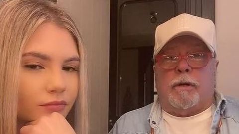 La nieta de Arévalo responde a los comentarios sobre un vídeo con su abuelo