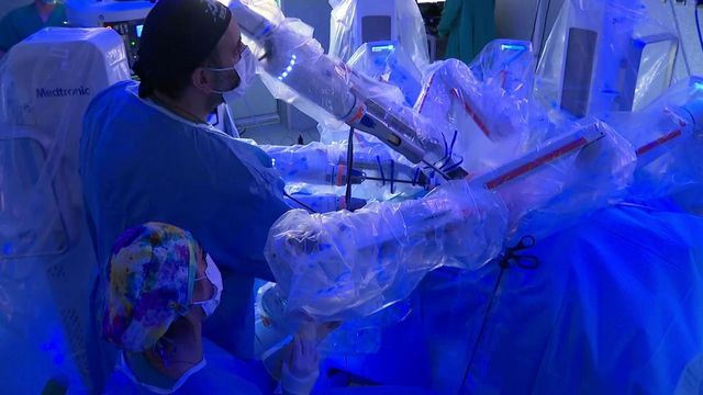 Hugo, el robot que permite operaciones más seguras y precisas