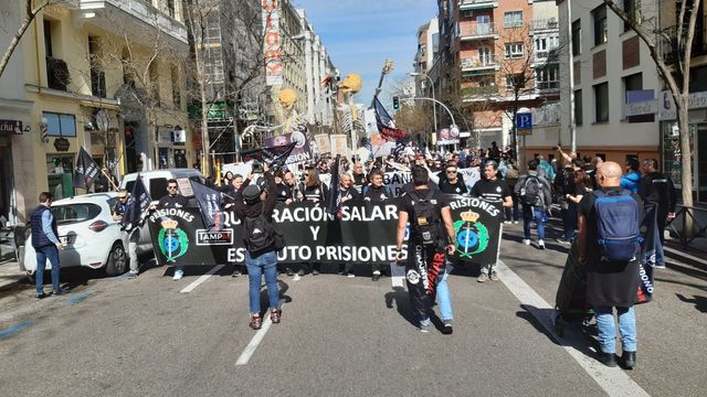 Funcionarios de prisiones se manifiestan en Madrid: "No pararemos hasta ...