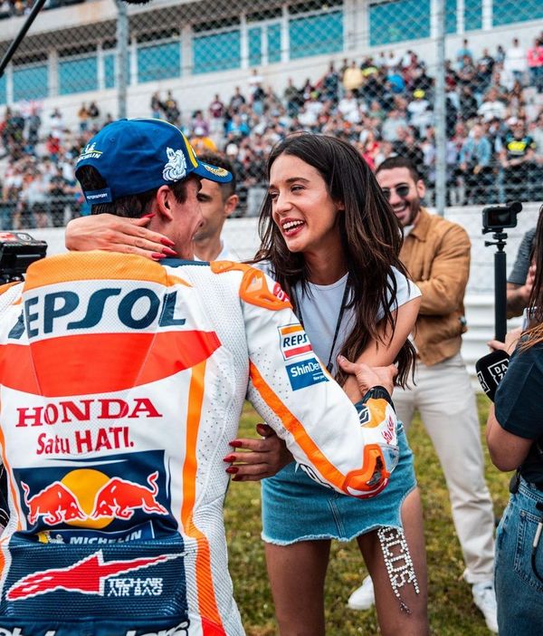 María Pedraza y su hermana Celia podrían estar con Marc Márquez y ...