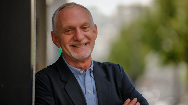 El gurú de la felicidad de Harvard nos da sus claves para alcanzarla - Uppers