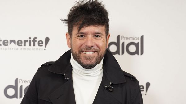 Pablo López y su novia Laura Rubio se divierten en el cumpleaños de ...