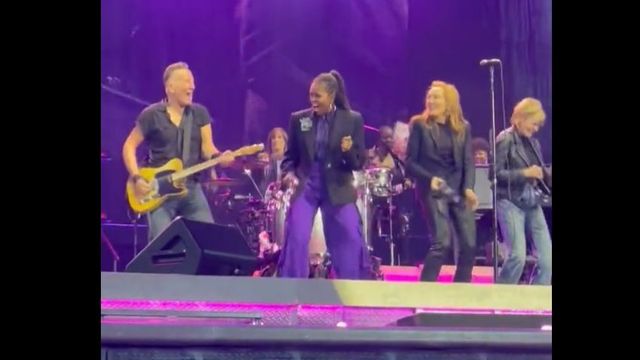 Michelle Obama, corista de Bruce Springsteen en Barcelona