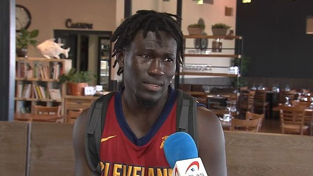 Homenajean a Assane, el senegalés que evitó un atraco en un banco de ...