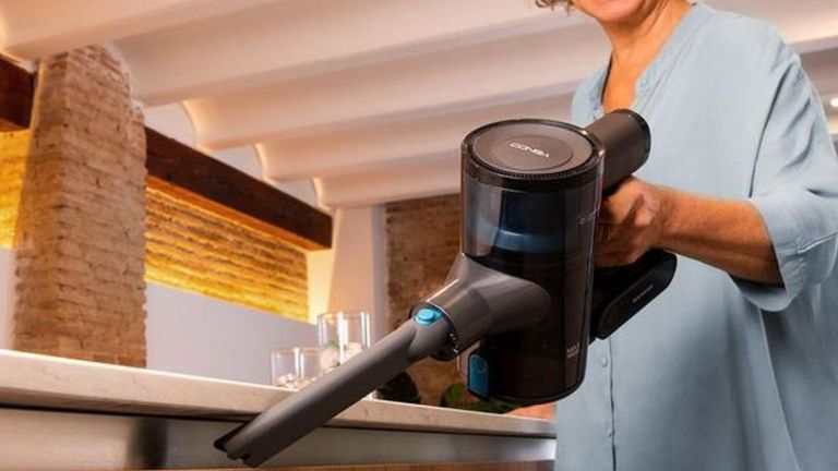 Disfruta de la libertad de limpiar sin cables con este aspirador escoba de Cecotec: ¡ahora ...