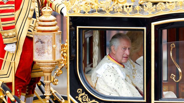 El enfado del rey Carlos III durante su coronación: "Esto es aburrido"