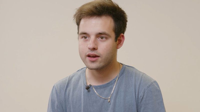 DePol, sobre su vida como artista y estudiante: "Soy como Hannah Montana"