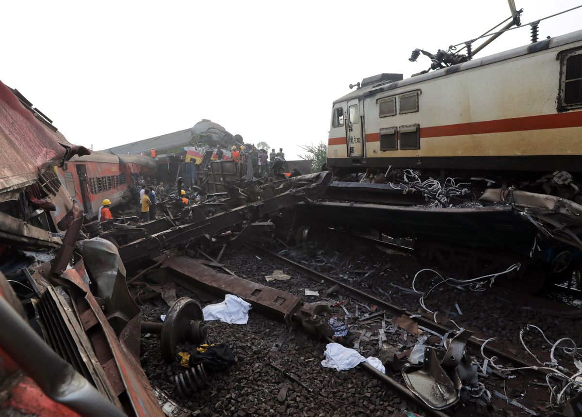 La causa del choque de trenes en la India, un fallo en la señalización