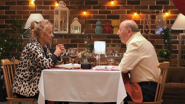 Paqui encuentra a su galán en ‘First Dates’: “Le cambio un poquito la ...