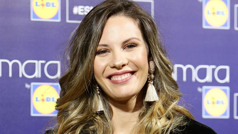 Jessica Bueno deslumbra con su primer posado en bikini - Supervivientes