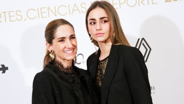 Alejandra Martos, la hija más discreta de Raphael, posa junto a su ...