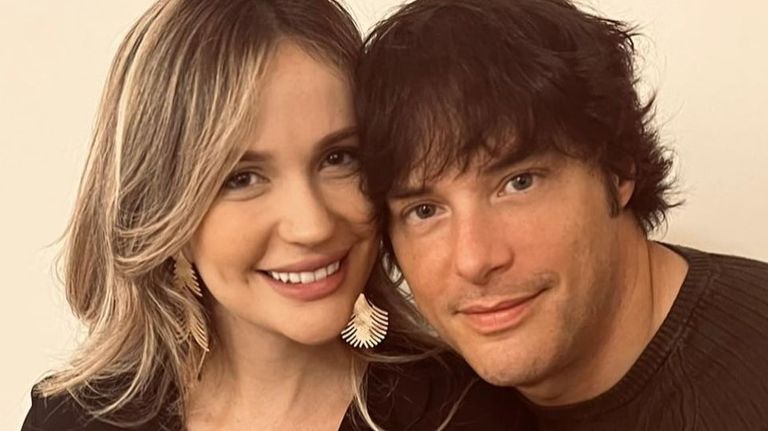 Jordi Cruz y Rebecca Lima muestran la cara de su hijo poco antes de ser ...