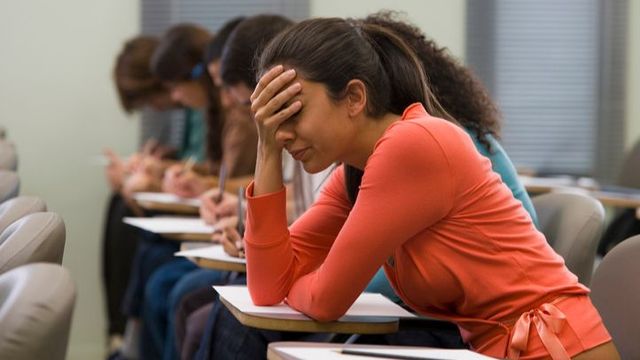 Los colegios privados y concertados inflan las notas de Bachiller