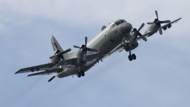 ¿Cómo funciona el avión Lockheed P-3 Orión que 'escucha' al sumergible Titán?