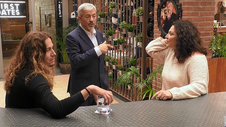 Montse, paralizada ante la cara dura de su cita en ‘First Date’: “Yo pago la cena porque tú vas ...