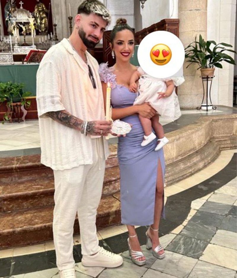 Isaac Torres presume de su hija Mía en el día de su bautizo - La isla ...