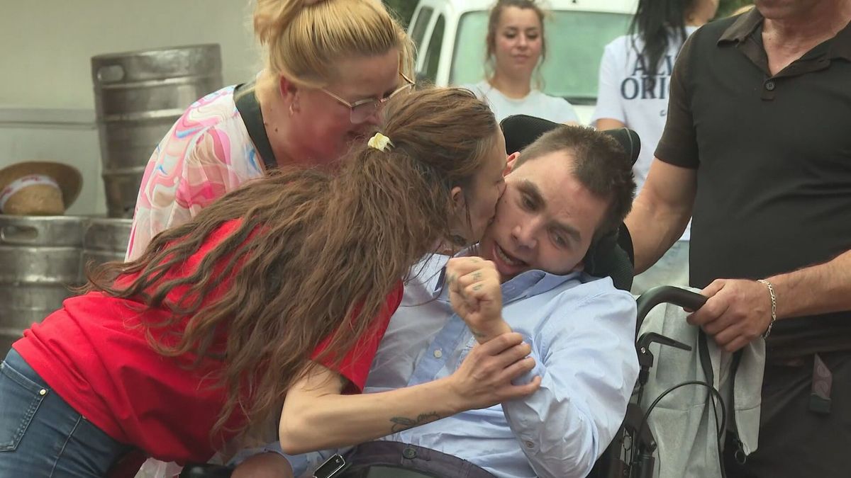 Amorebieta se vuelva con Álex, joven al que casi matan de una brutal paliza