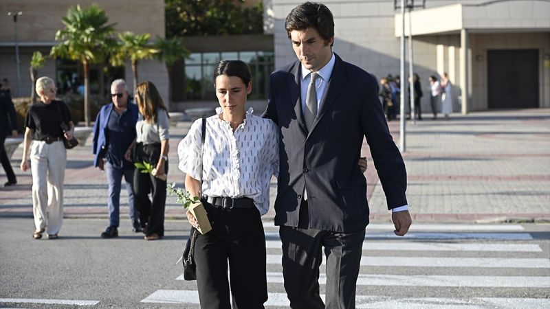 La familia de Carlos Sainz, unida en el tanatorio del padre y abuelo de ...