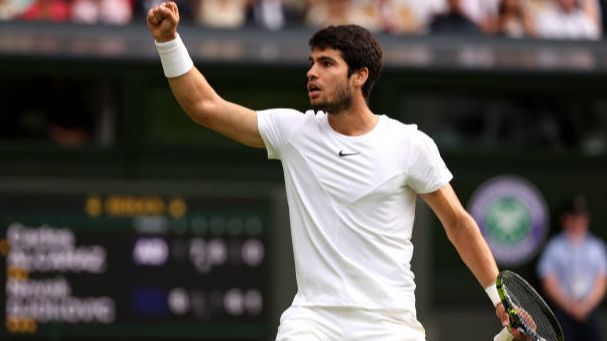 Carlos Alcaraz conquista Wimbledon tras vencer a Novak Djokovic en la final
