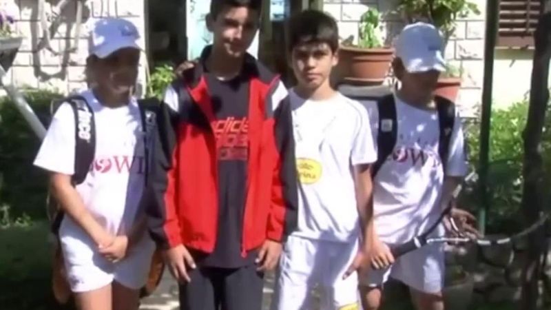 Carlos Alcaraz llega a su casa en El Palmar, Murcia