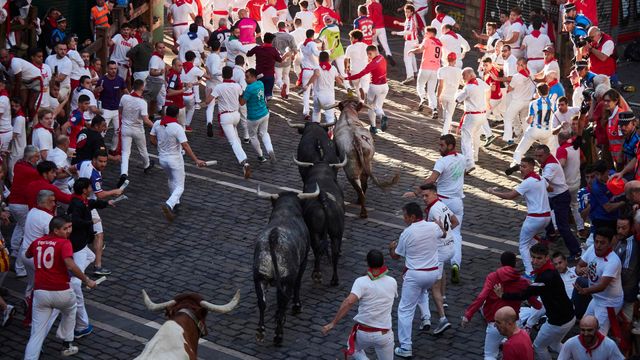 San Fermín 2024: Este es el origen de la ropa blanca y el pañuelo rojo