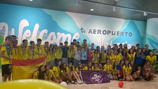 Llegan los más de 60 scouts valencianos que sufrieron un tifón durante ...