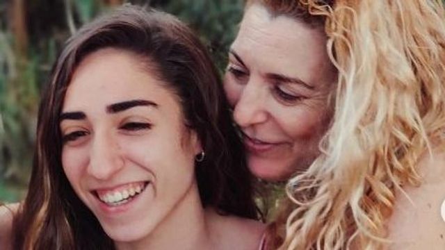 La familia de Olga Carmona: su padre fallecido, su madre y hermanos - NIUS