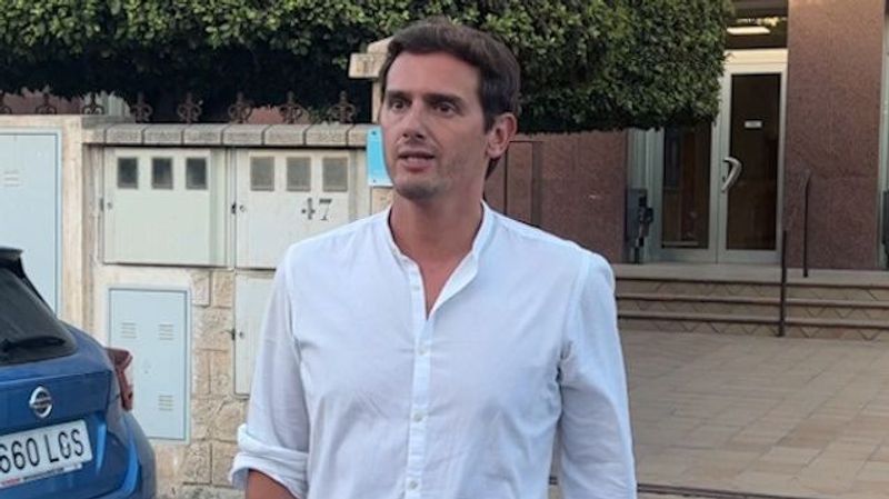 Albert Rivera tras la muerte de su padre: "La vida es injusta y cruel"