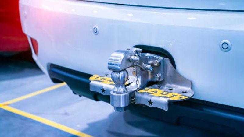 ¿Cómo instalar un enganche de remolque en tu vehículo? - NIUS