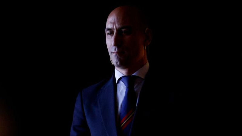 El Caso Luis Rubiales Y Su Beso A Jenni Hermoso El Kissgate Llega A