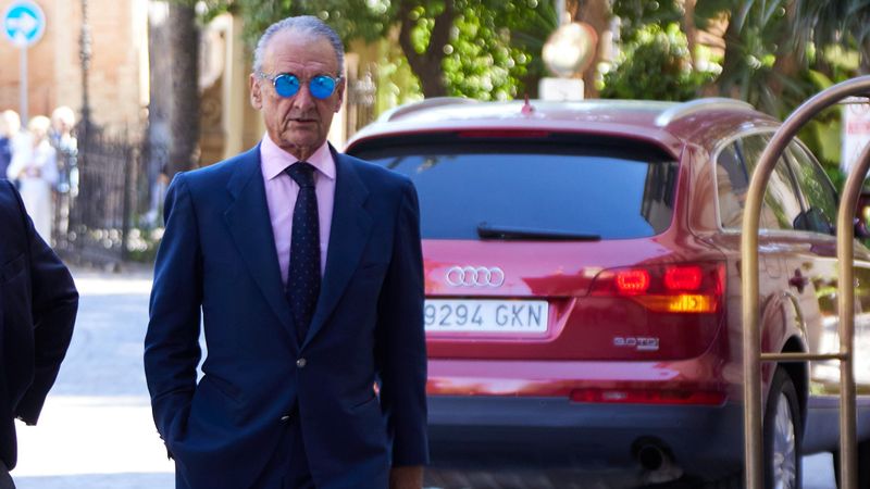 Condenado por el caso Banesto y amigo íntimo del Rey Juan Carlos, hoy ...