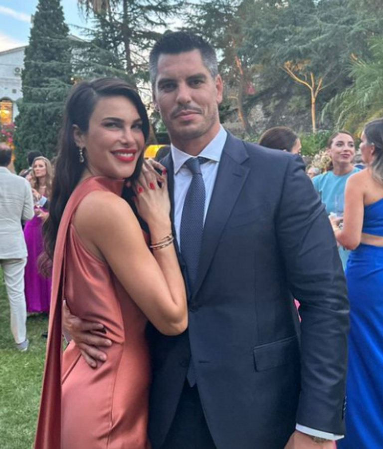 Carla Barber posa con su novio, el doctor Carlos Rubí: todas las fotos - Divinity