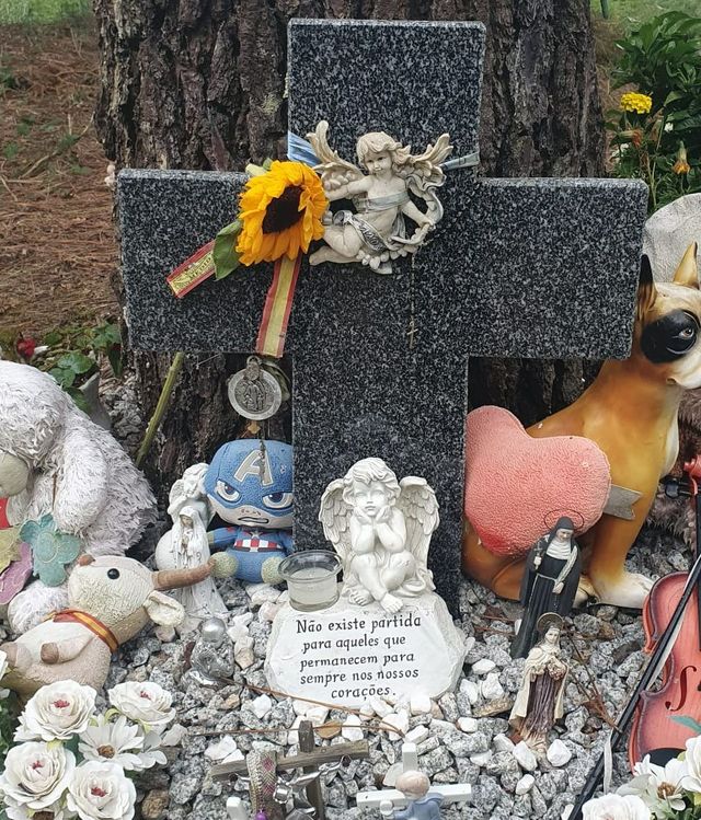Así está el altar de Asunta en Teo, 10 años después de su asesinato