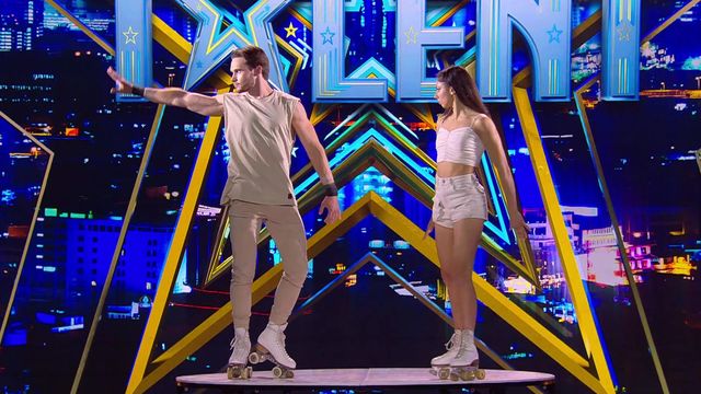 'Stardust' pone al público en pie con su extremo número sobre ruedas ...