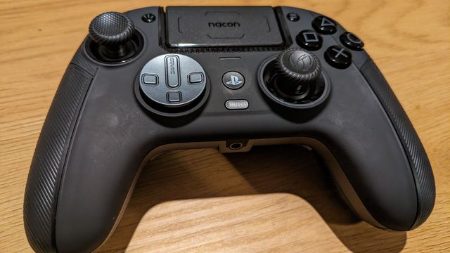 Mando Nacon Revolution 5 Pro para PlayStation 5, una bestia con ...